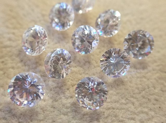 Фианит и украшения с камнем - статья из оптового Российского интернет ...